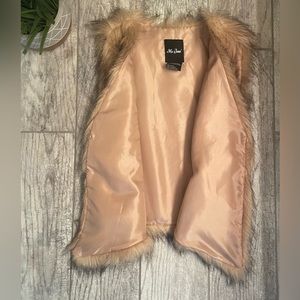 Me Jane | Jackets & Coats | Me Jane Faux Fur Vest | Poshmark